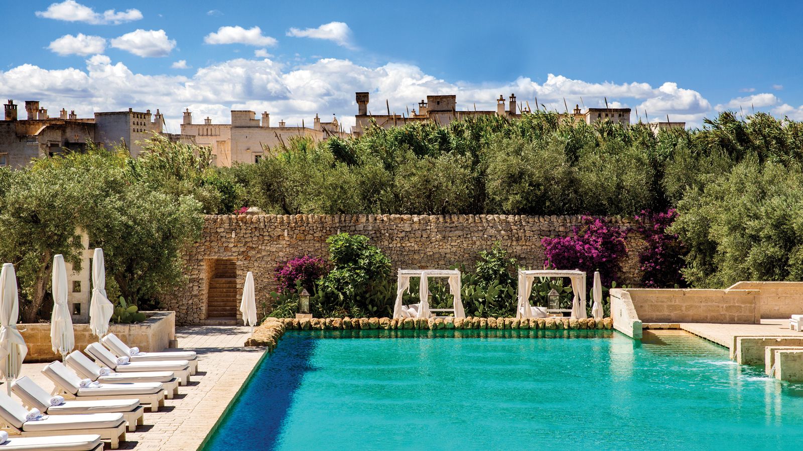 Best luxury hotels and resorts in the Mediterranean to visit by superyacht